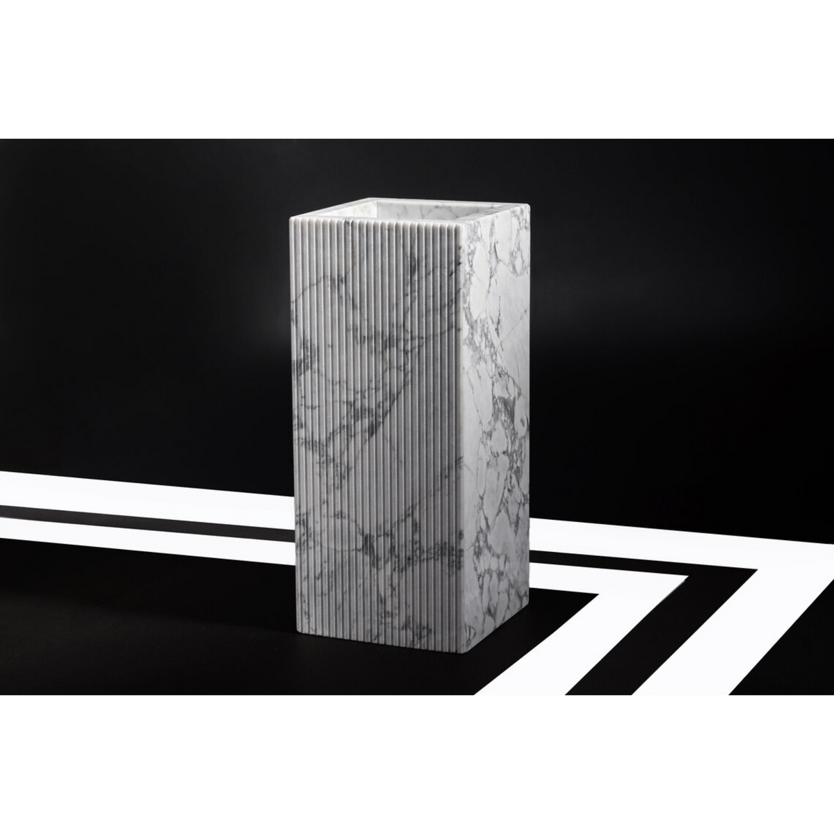 Italian Cuboid Marble Vase– Livinveluris